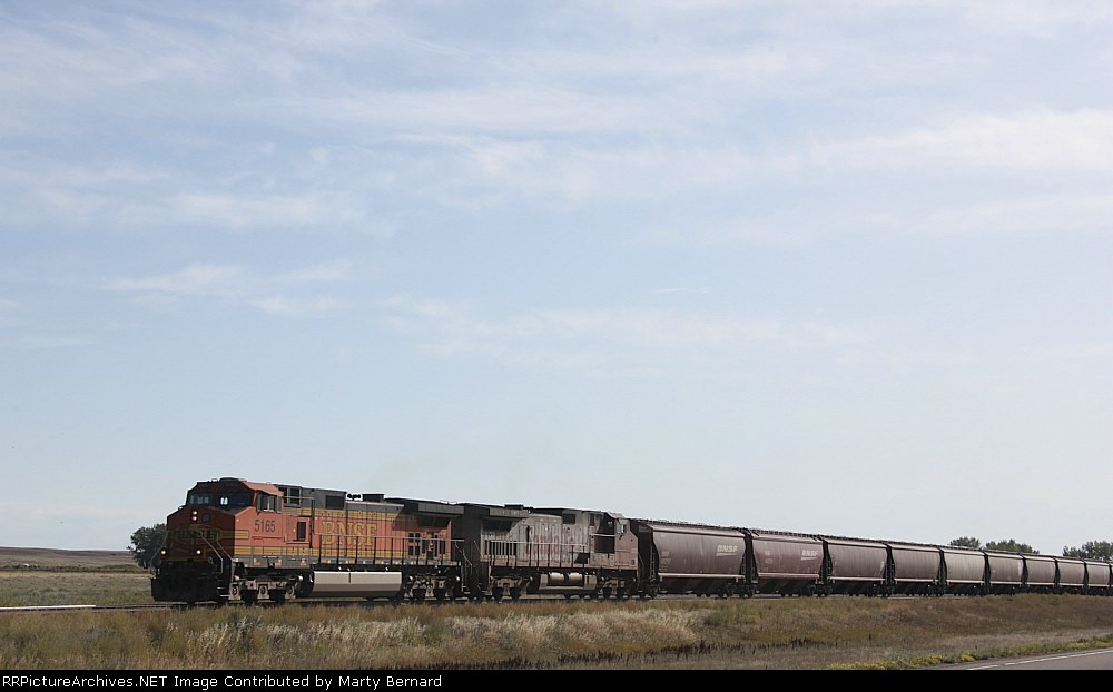 BNSF 5165